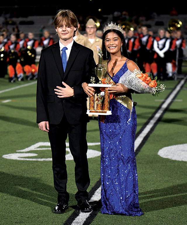 Russell crowned 2025 EHS Homecoming Queen | Elizabethton Star