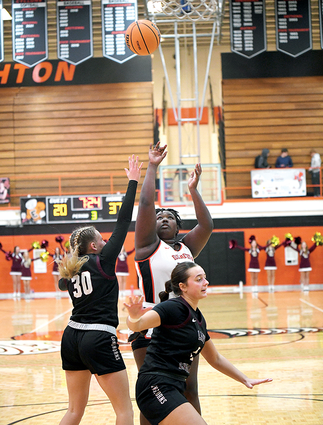 Lady Cyclones cruise in home opener behind Bunn’s 29, Smalls’ spark ...